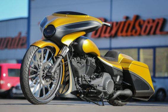 Harley Davidson Custom Street Glide Touring by Thunderbike