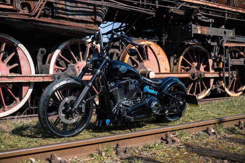 HD Softail Breakout Bobber "Chosen 1" by BT Choppers