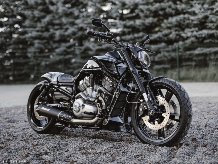 Harley-Davidson V-Rod - DARK KUSTOM Motorcycles 2023