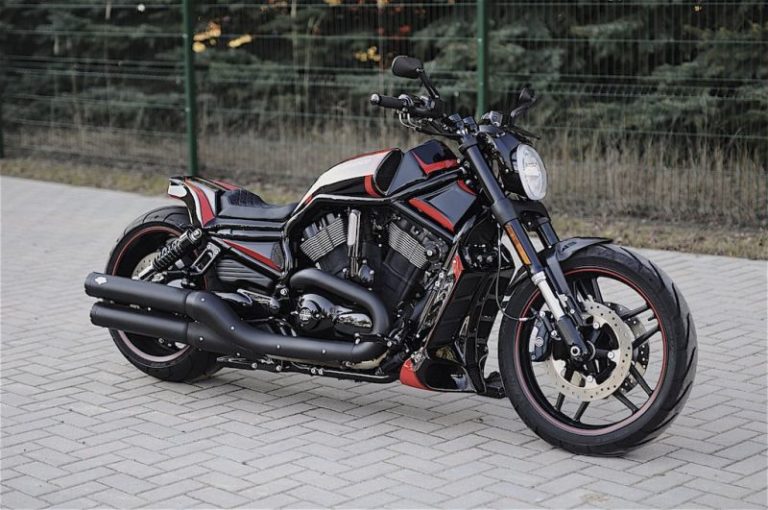 WOW! HD V-Rod muscle custom "Draq" by Killer Custom
