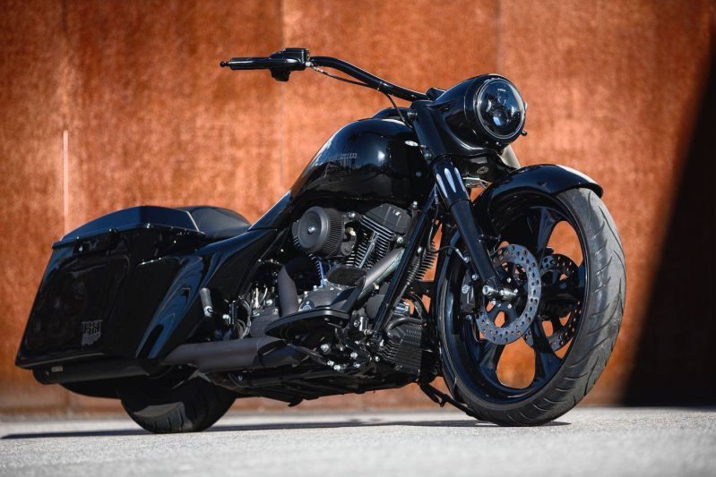 Harley Davidson Touring Bagger by Bündnerbike