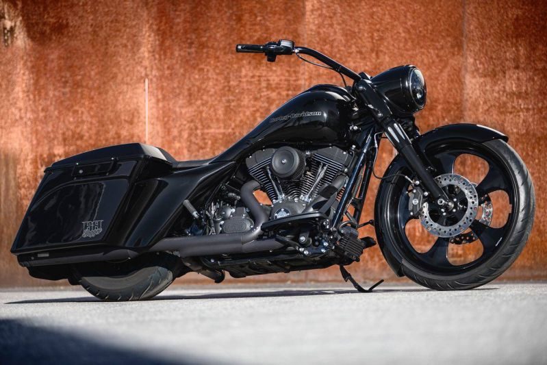 Harley Davidson Touring Bagger by Bündnerbike