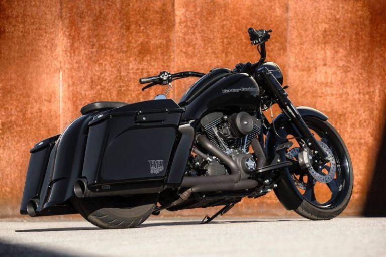 Harley Davidson Touring Bagger by Bündnerbike