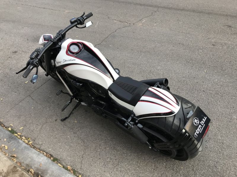 Harley-Davidson Night Rod 'Ciclon Redline' preparada por FiberBull