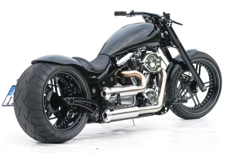 Yamaha XV1600 Custom "Black Bone" by Thunderbike