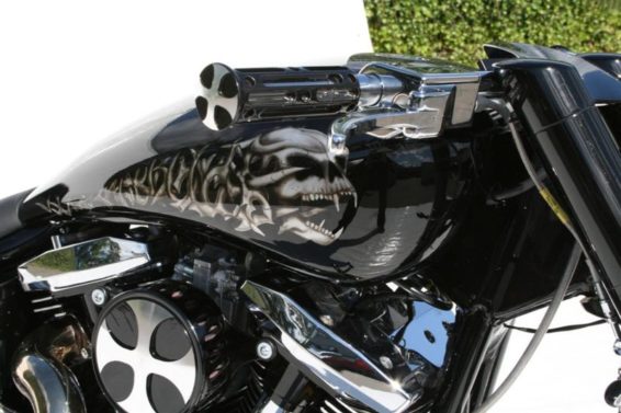 Yamaha XV1600 Custom "Black Bone" by Thunderbike