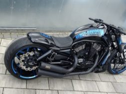 Harley-Davidson VRod muscle Custom by Bad Boy Customs