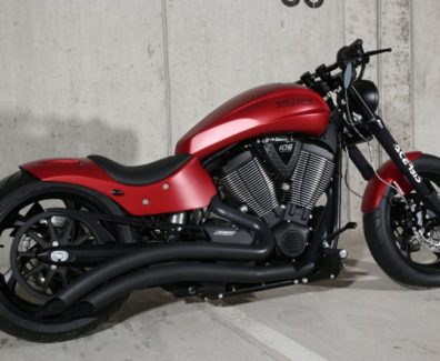 VICTORY - Custom bikes Reviews - DARK KUSTOM 2022