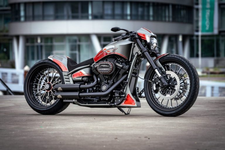 Customized Harley-Davidson Softail FXDR by Thunderbike