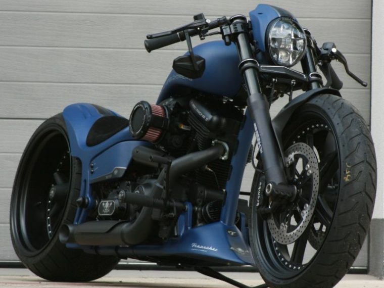 HD Breakout 'Blue eyes' customized by BT Choppers