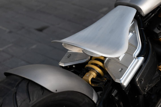 HD Softail Standard customized by BT Choppers