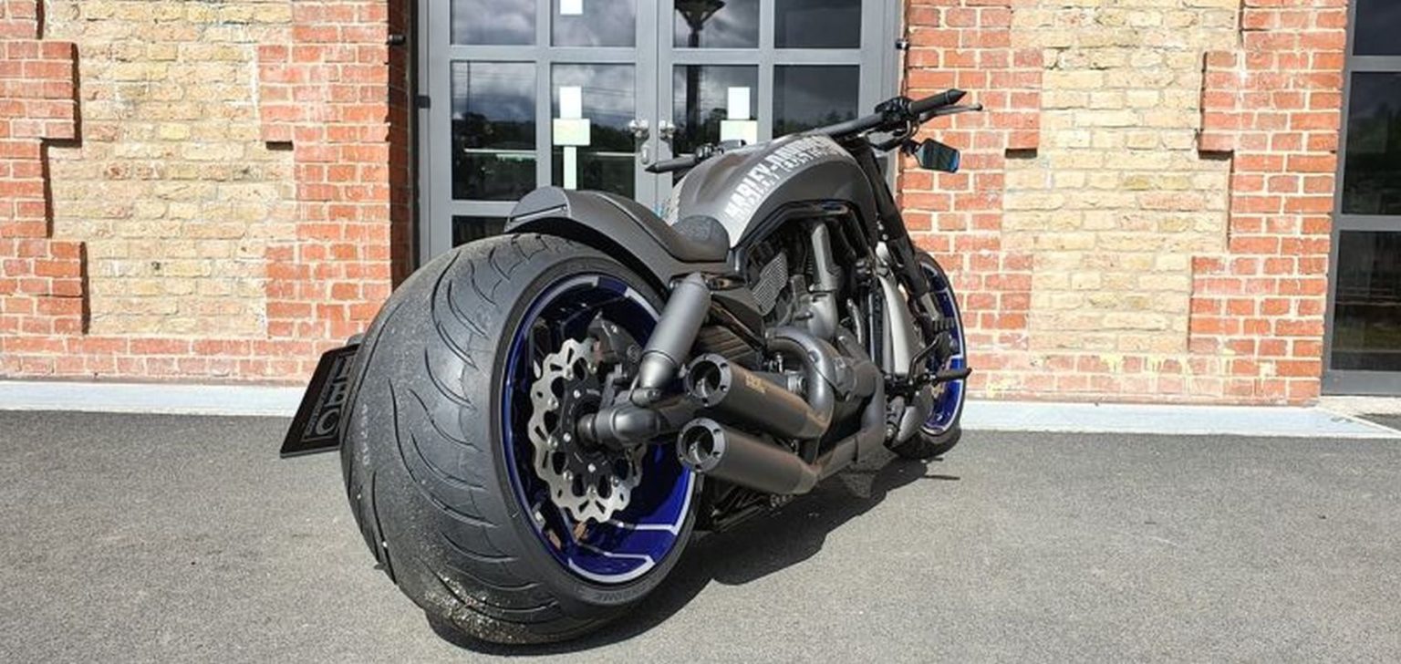Harley-Davidson V-Rod Big 'GEO300' by Bad Boy Customs