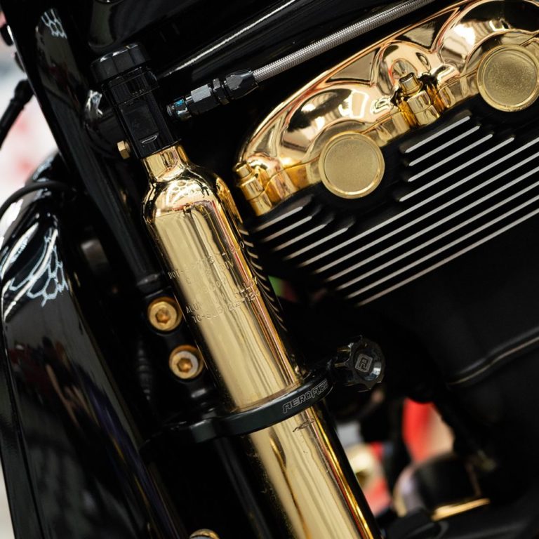 Harley-Davidson Gold V-Rod '24K Magic'