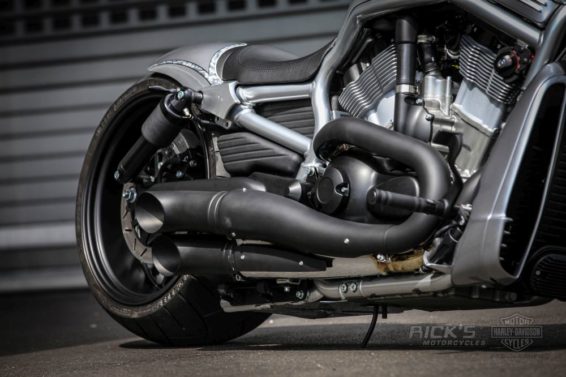 Harley-Davidson V-Rod Silver by Thunderbike