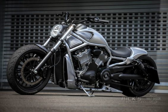 Harley-Davidson V-Rod Silver by Thunderbike