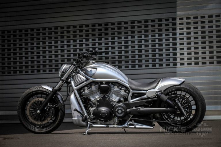 Harley-Davidson V-Rod Silver by Thunderbike