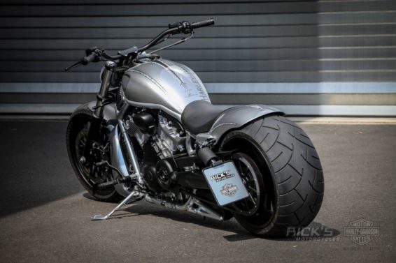 Harley-Davidson V-Rod Silver by Thunderbike