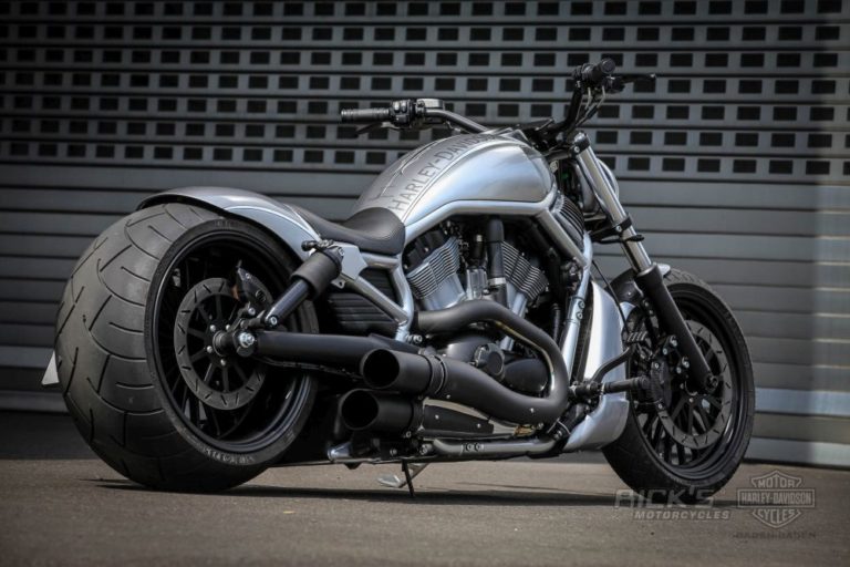 Harley-Davidson V-Rod Silver by Thunderbike