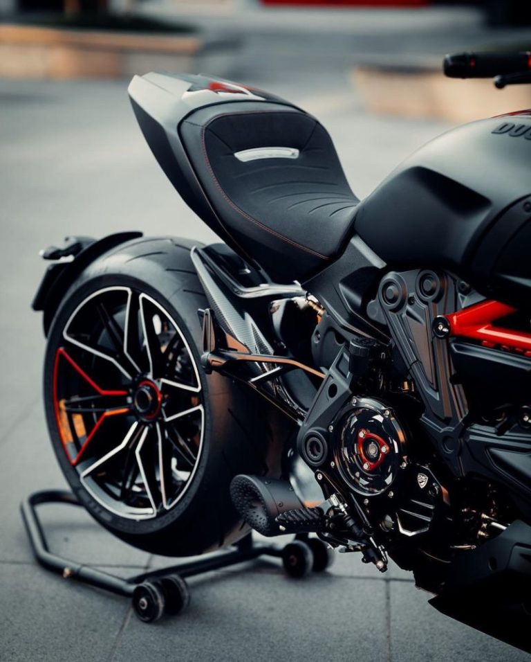 Diavel 1260S Termignoni exhaust by Kikas Design