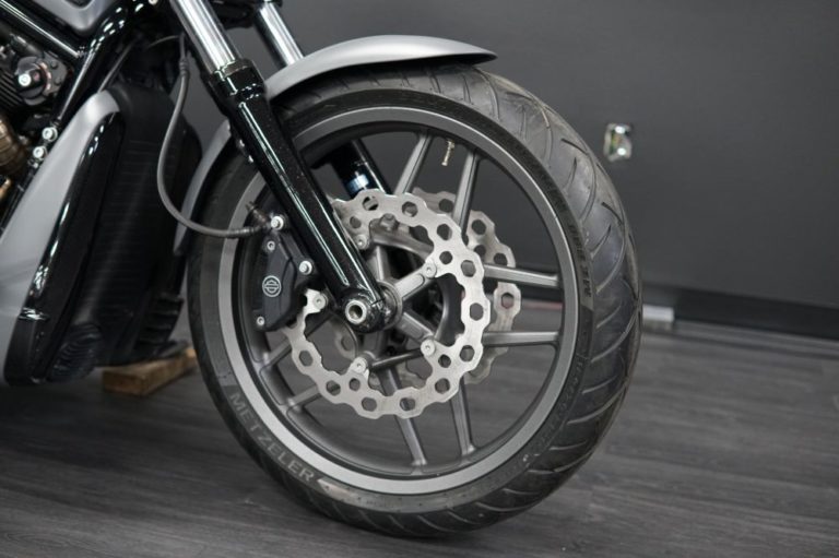 HD V-Rod Ape hanger 'Stone' by DD Designs