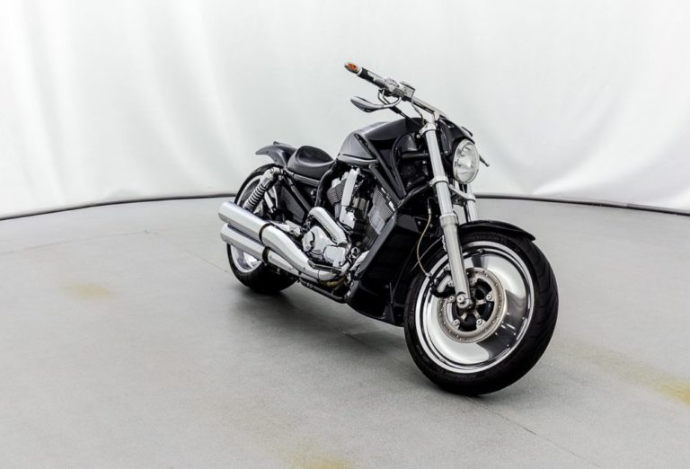 Harley VRSCA V-Rod by Nomad Custom