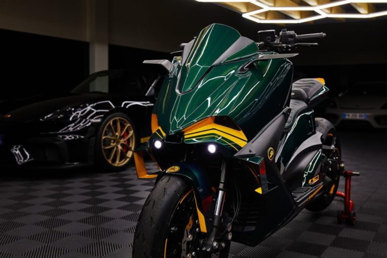 Yamaha TMAX 560 Titan by Ortolani Customs