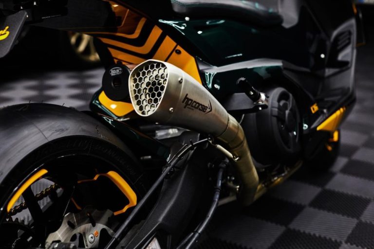 Yamaha TMAX 560 Titan by Ortolani Customs