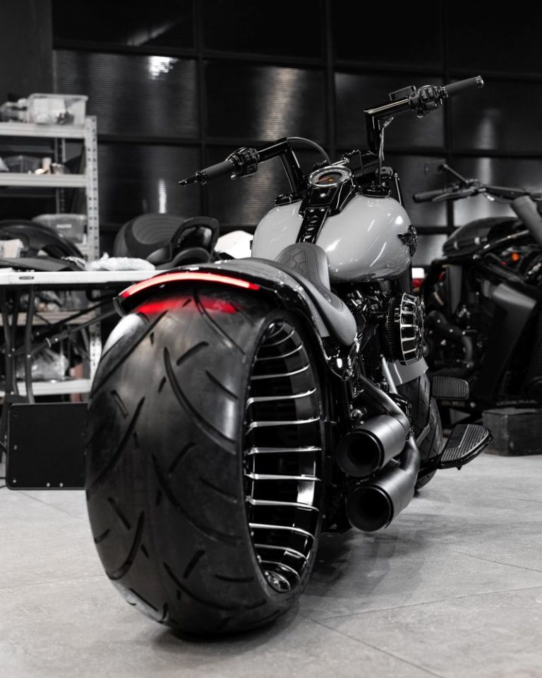 Harley custom Fat Boy 'Fat Box V' by Box39