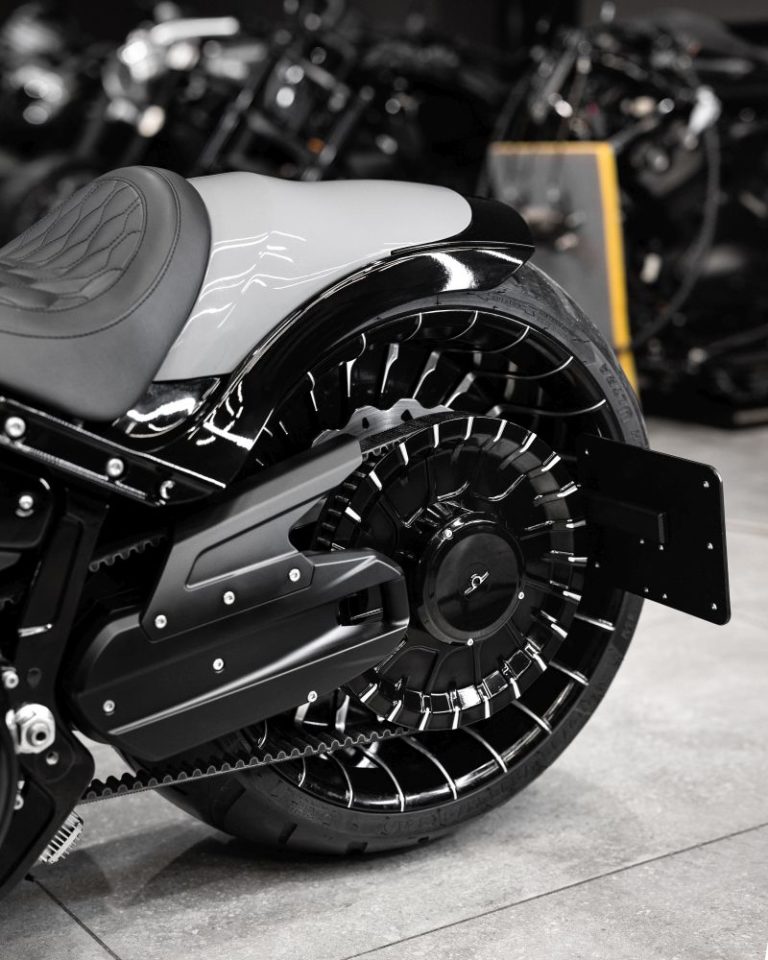 Harley custom Fat Boy 'Fat Box V' by Box39